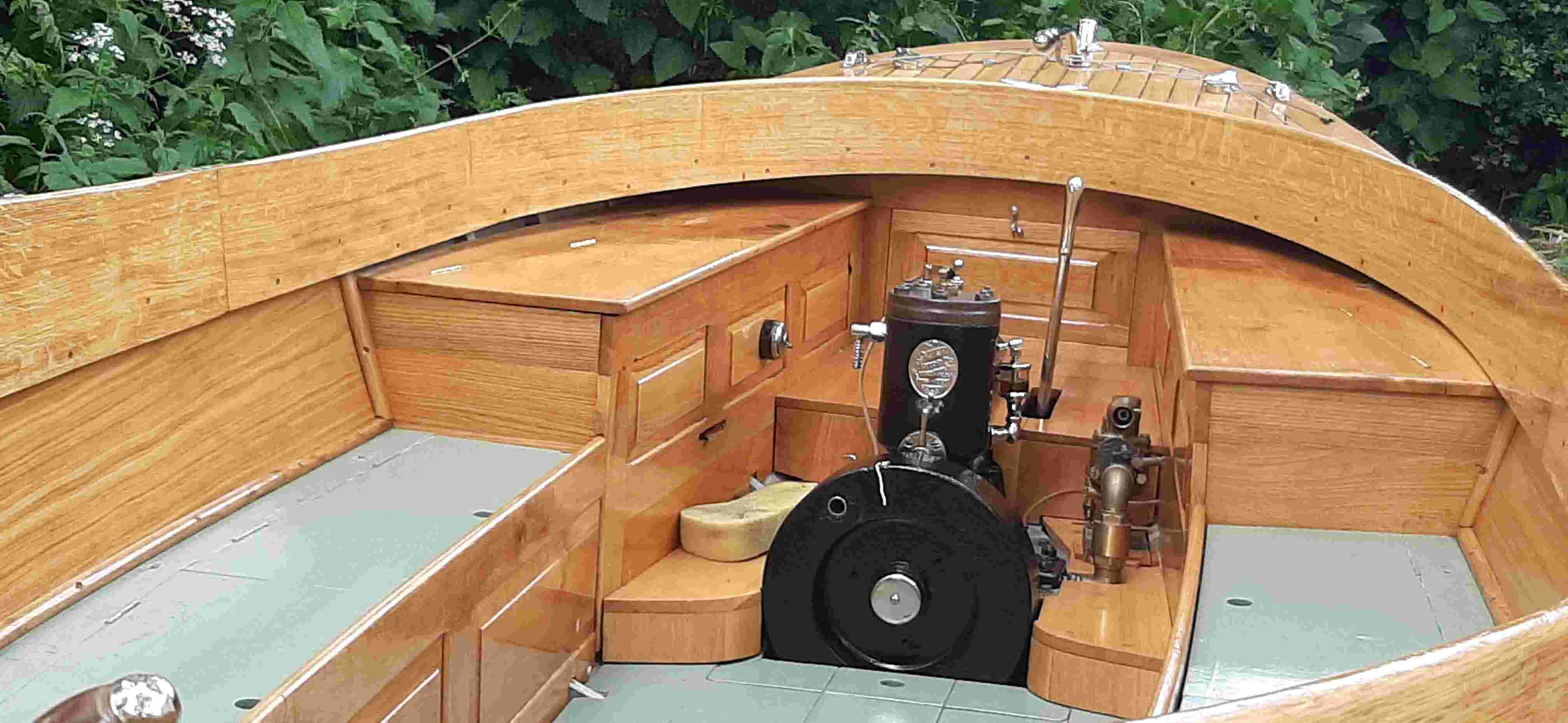 18 Feet 1899 Truscott Family Launch - 54580 | Antique Boat America